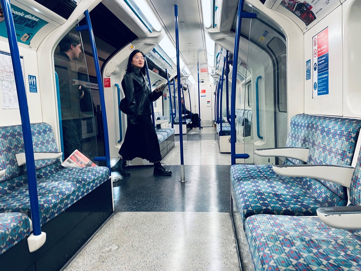 London travel news LIVE: Severe delays on the Victoria line