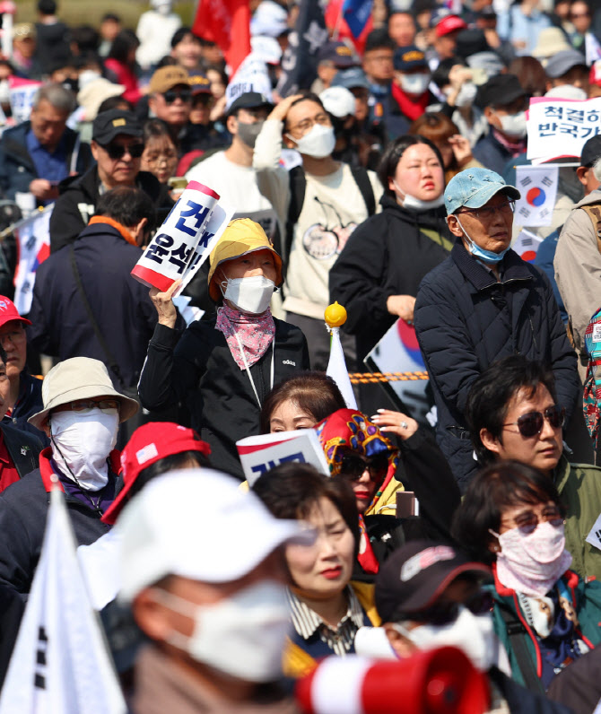 "민주당사 부수겠다"…탄핵에 화났다며 경찰에 전화한 40대