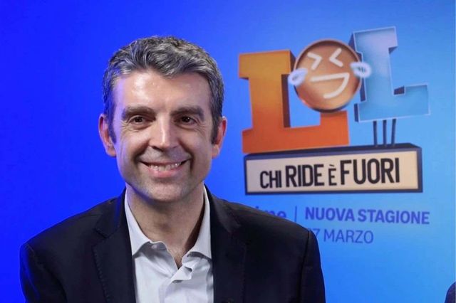LOL, “Chi ride è fuori ma chi piange è dentro”: l’altro significato ...