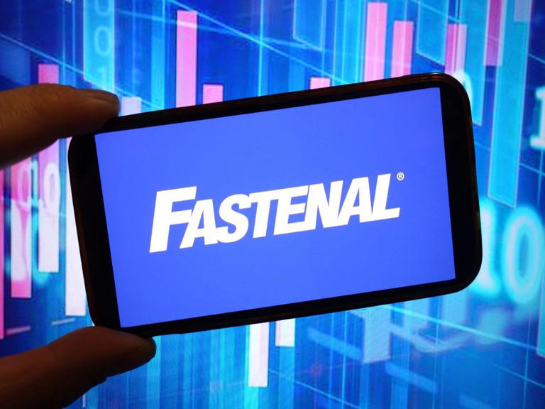 Fastenal Stock Bucks Thursday Selloff After Wolfe Research Upgrades ...