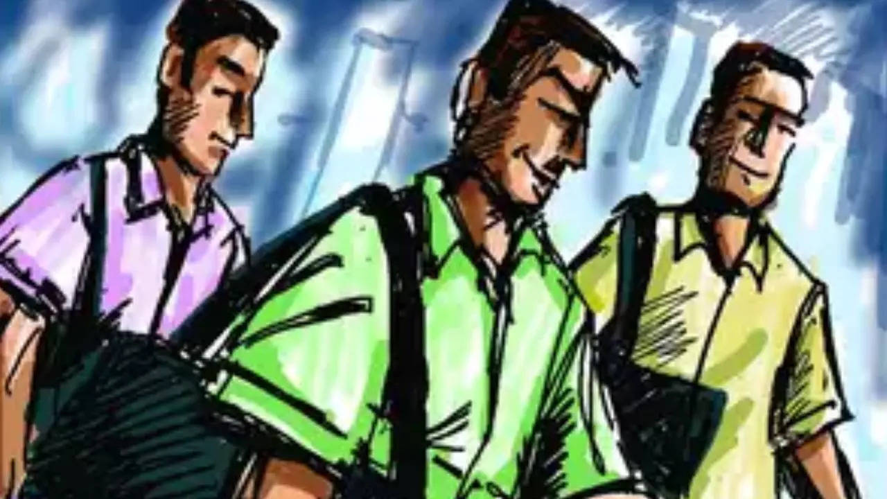 Thieves target 3 houses in Lucknow, steal child's piggy bank filled ...