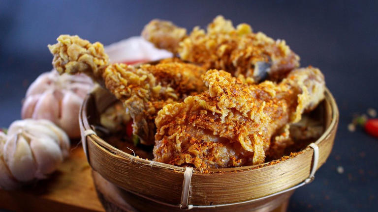 Ide Menu Makan Siang Praktis dan Enak, Begini Cara Bikin Ayam Goreng Pandan