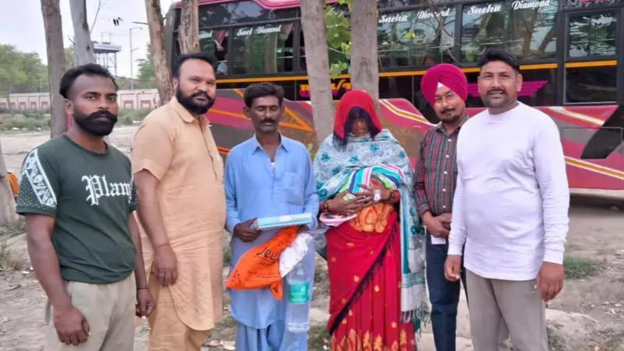 Pakistani Hindu woman gives birth minutes after entering India, baby ...