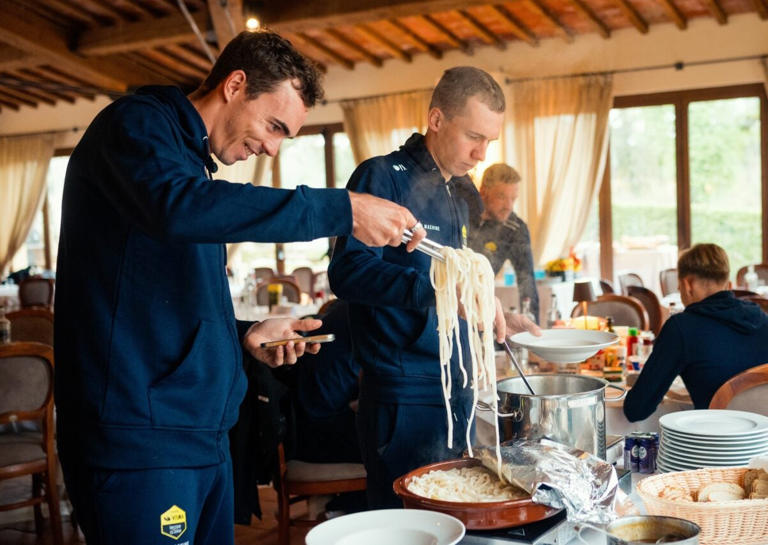 15 Burgers, 5kg Pasta, 70+ Bananas: The Monumental Calorie Burn of Tour ...