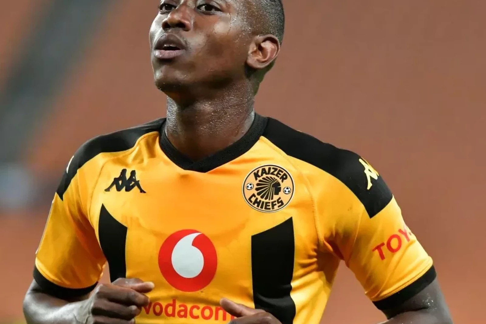 Thabo Cele embraces midfield competition as Kaizer Chiefs builds squad ...