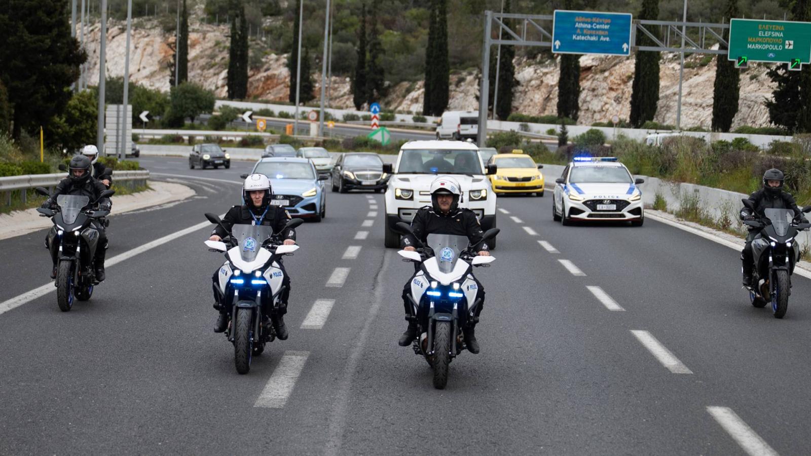 Επιτρέπεται να προσπεράσω περιπολικό στον δρόμο; -Τι δεν γνωρίζουν οι ...