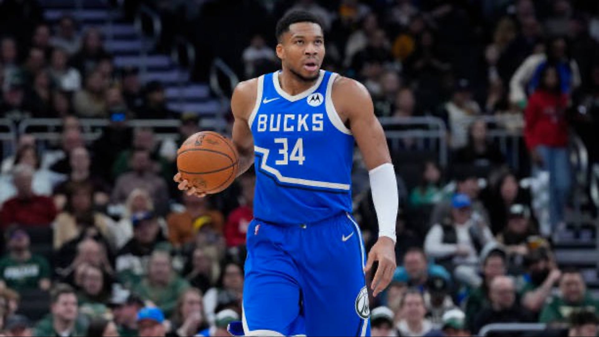 Bucks’ Antetokounmpo Clocks Historic 35-Point Triple-Double