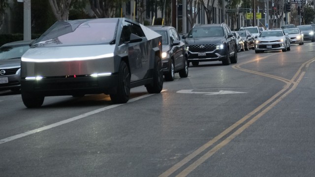 Cybertruck driver stunned after saying vehicle led them into oncoming ...