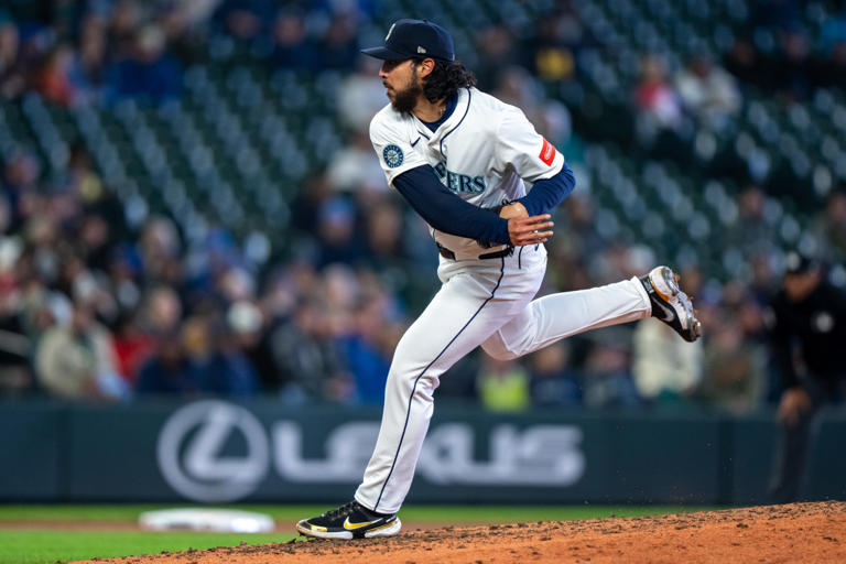 Cubs Trade Proposal Lands Mariners Pitcher Andres Munoz