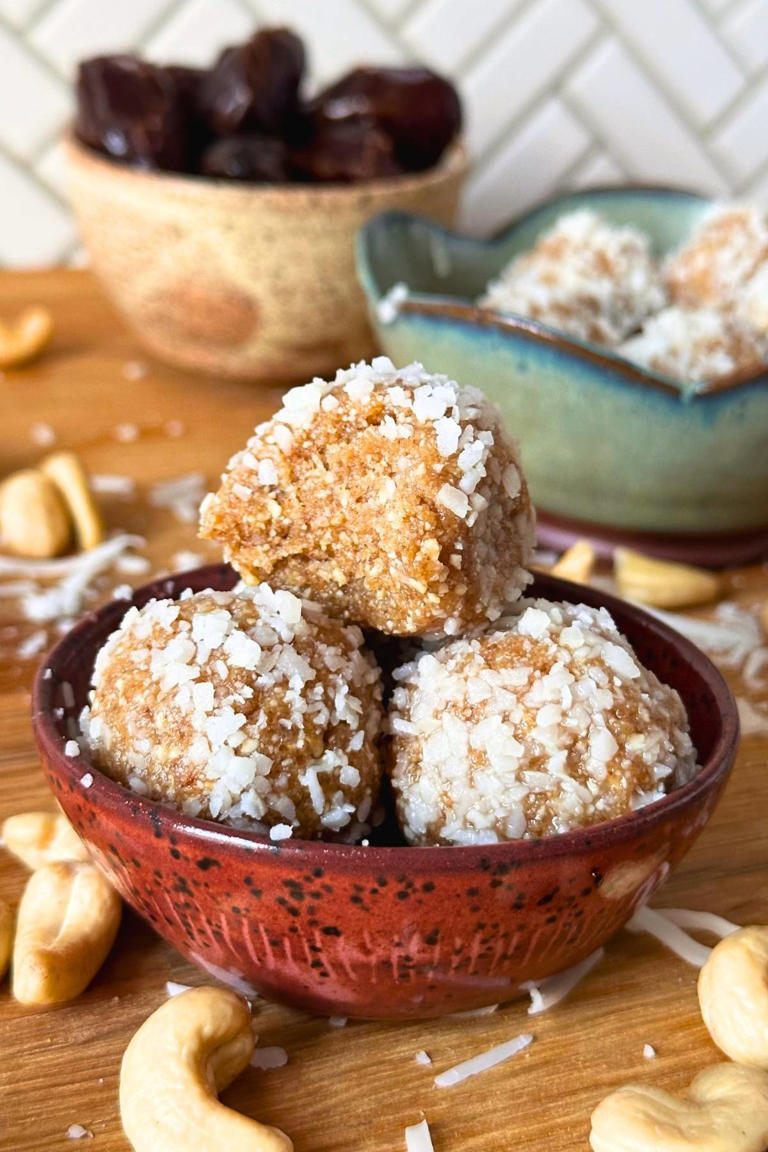 Coconut Date Balls