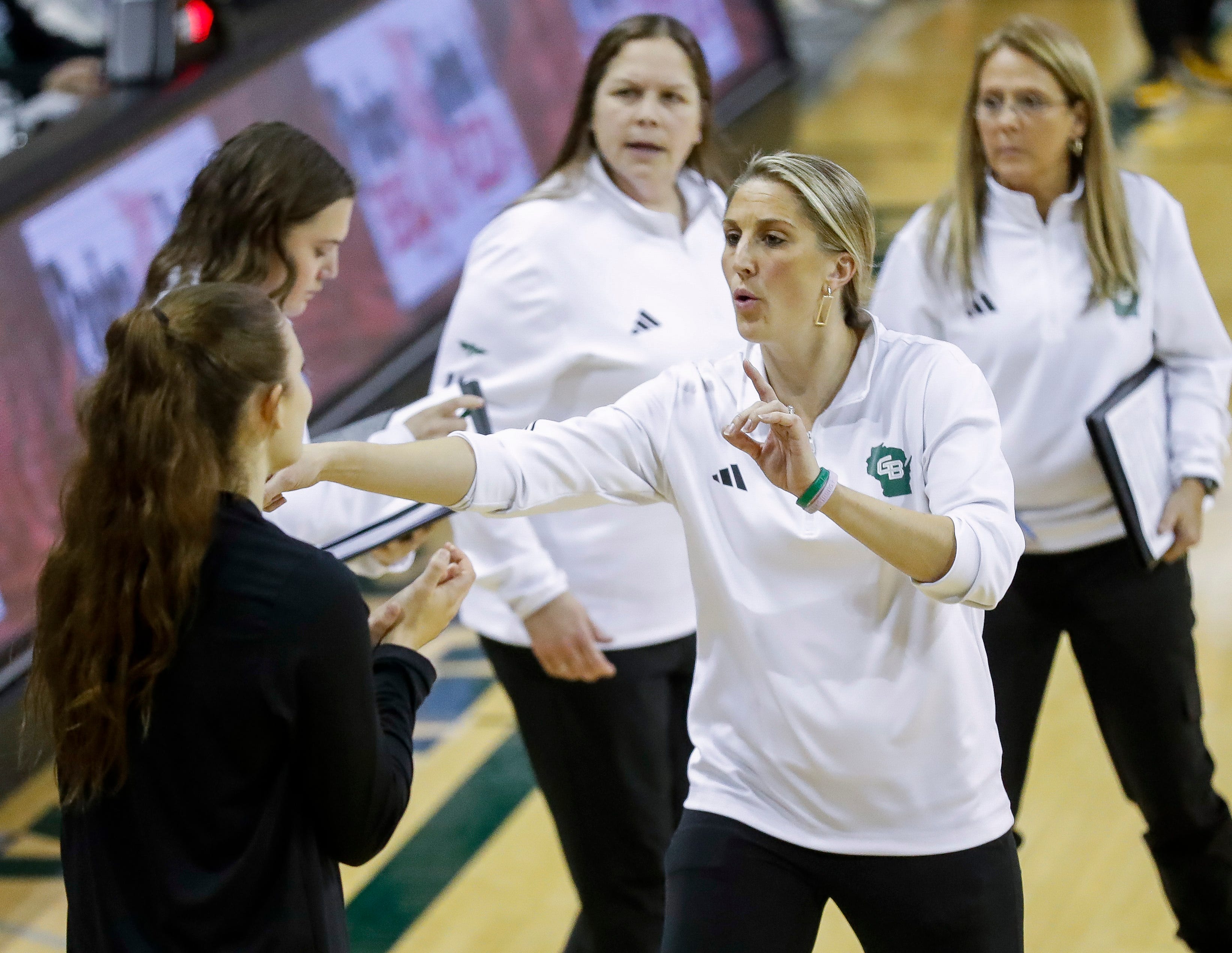 UWGB coaching legend Kevin Borseth impressed with Kayla Karius: 'The ...