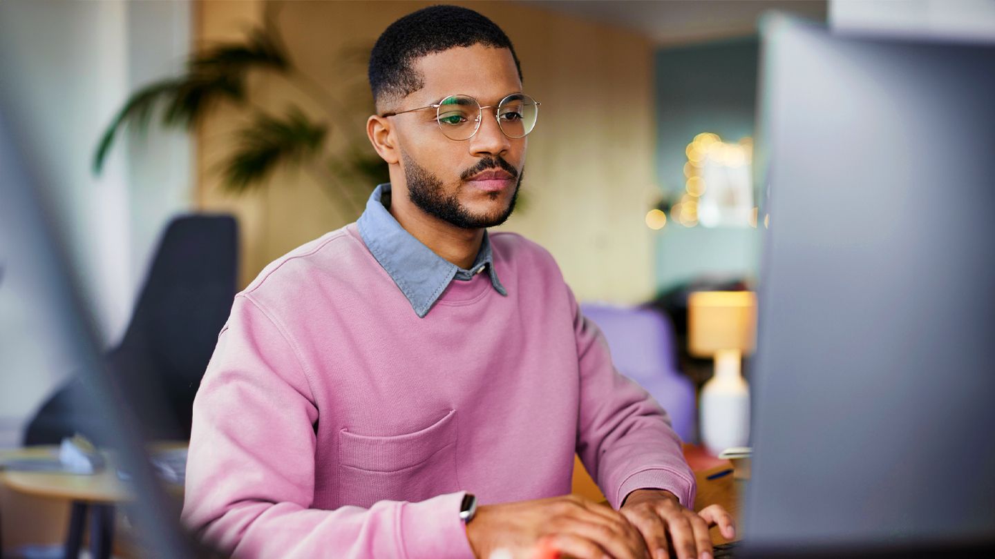 How to Avoid Computer Headaches: Strategies to Protect Your Eyes and Brain