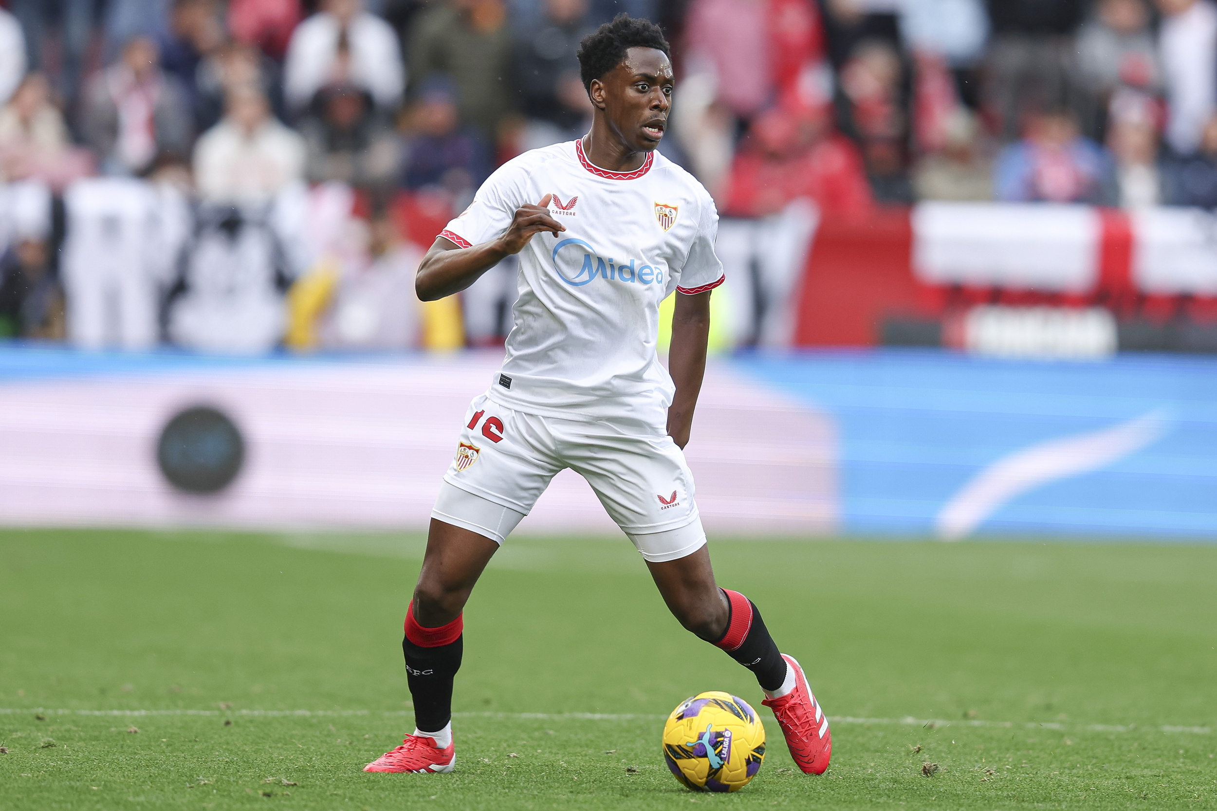 Arsenal loanee is desperate to make a permanent switch to his temporary ...