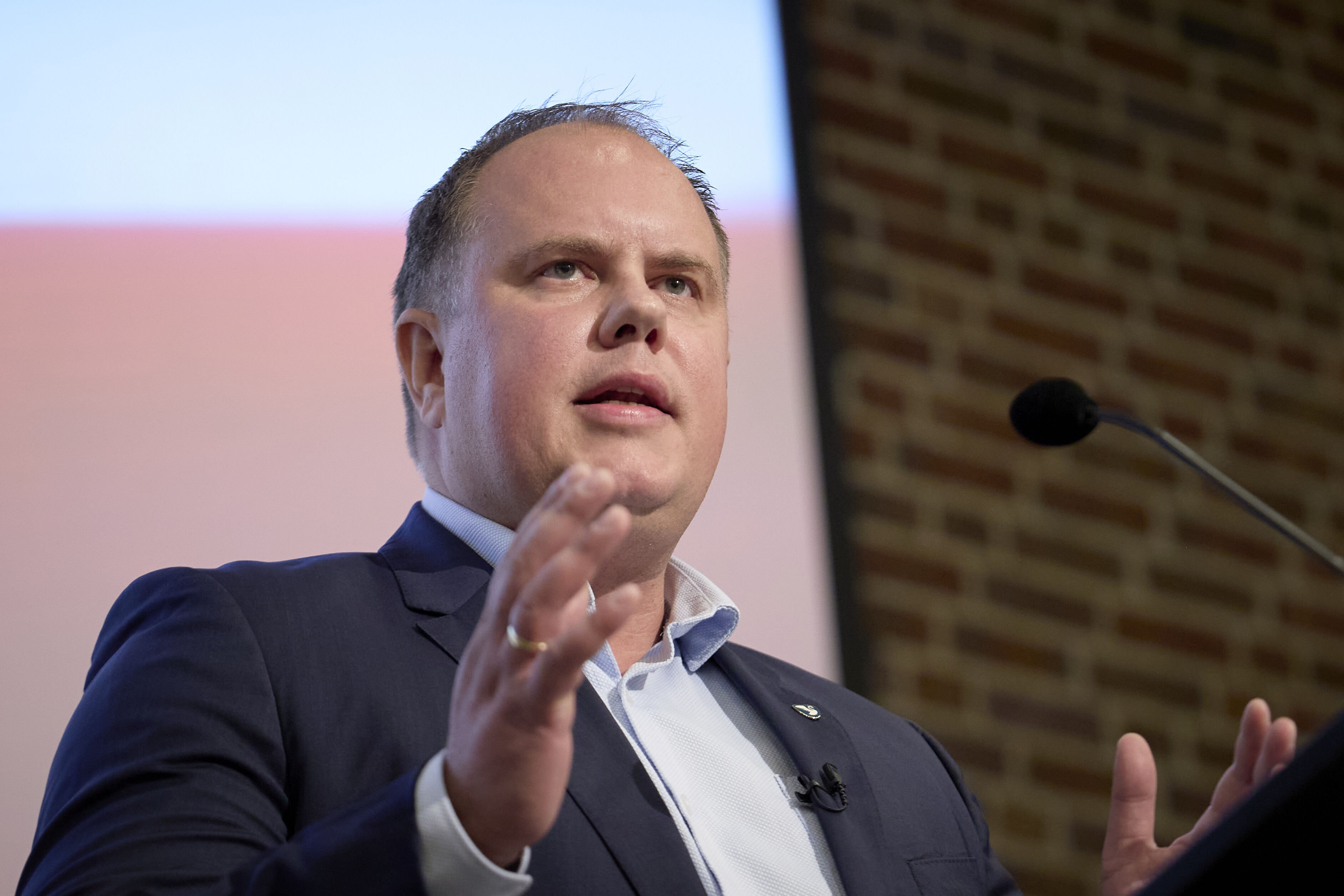 Nye Borgerlige-formand Martin Henriksen stopper i politik