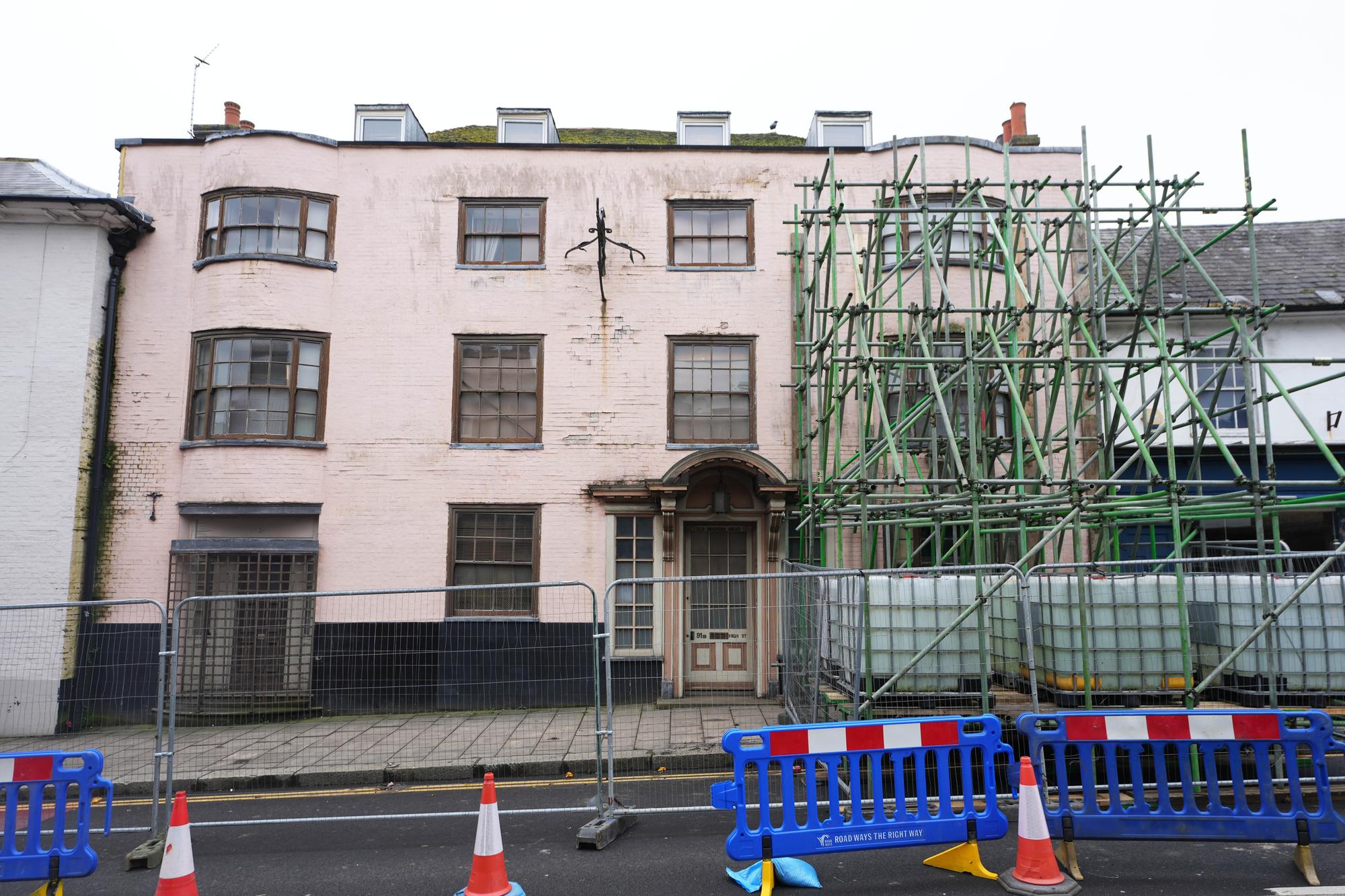 Dangerous building in Uckfield high street: council ‘committed to ...