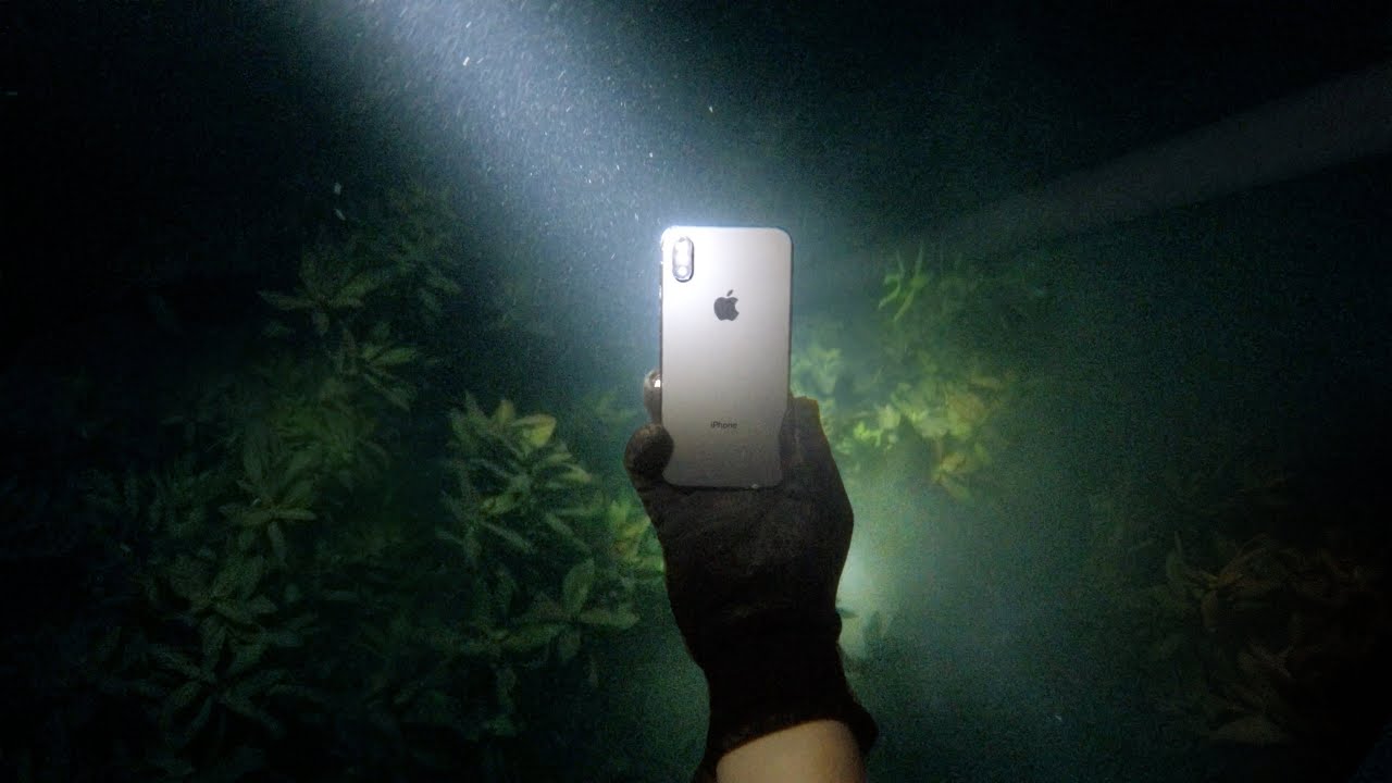 We Found a Sunken iPhone X in Perfect Condition