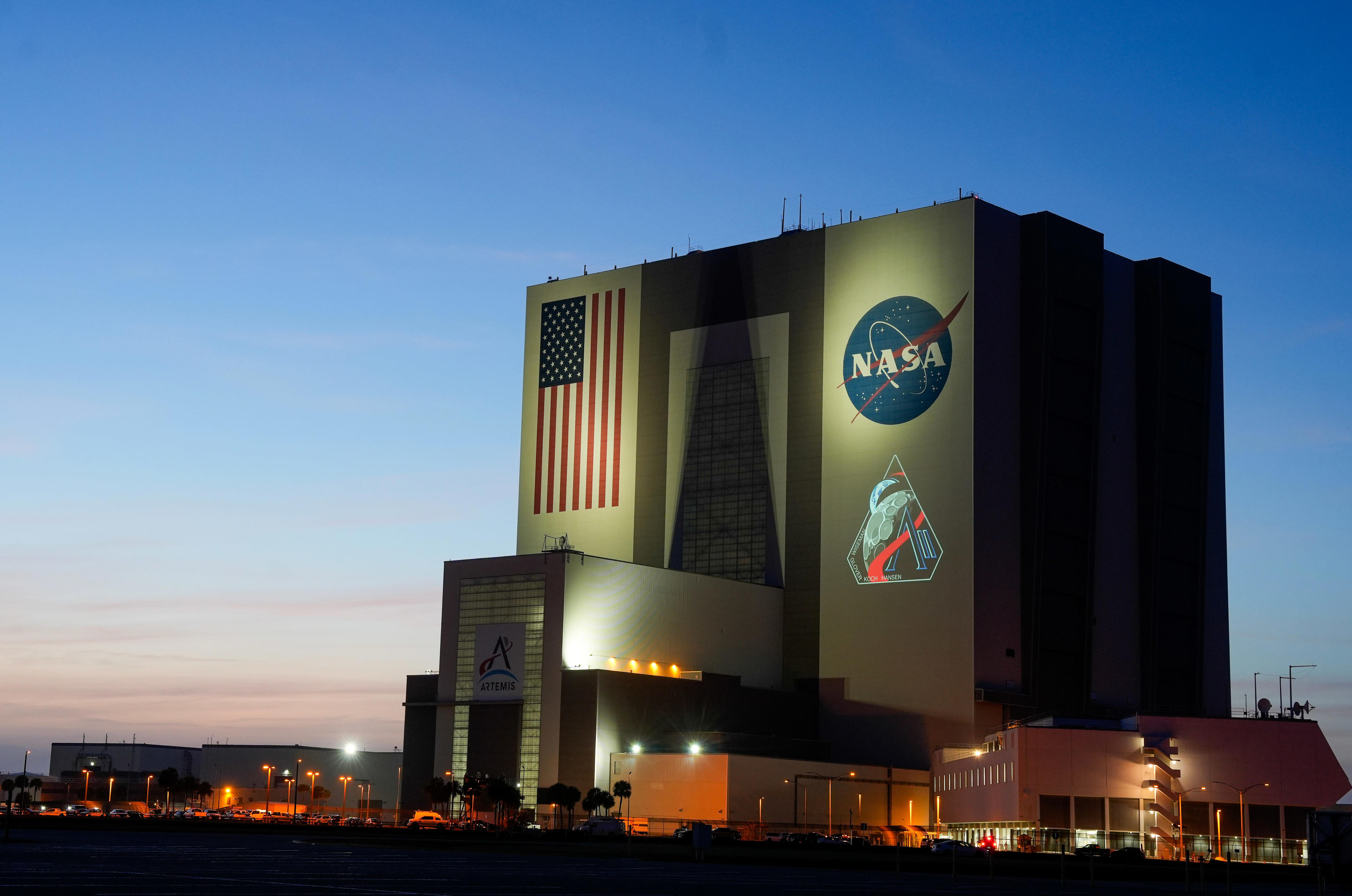 Ahead of new administrator, NASA unveils Artemis II return-to-moon ...