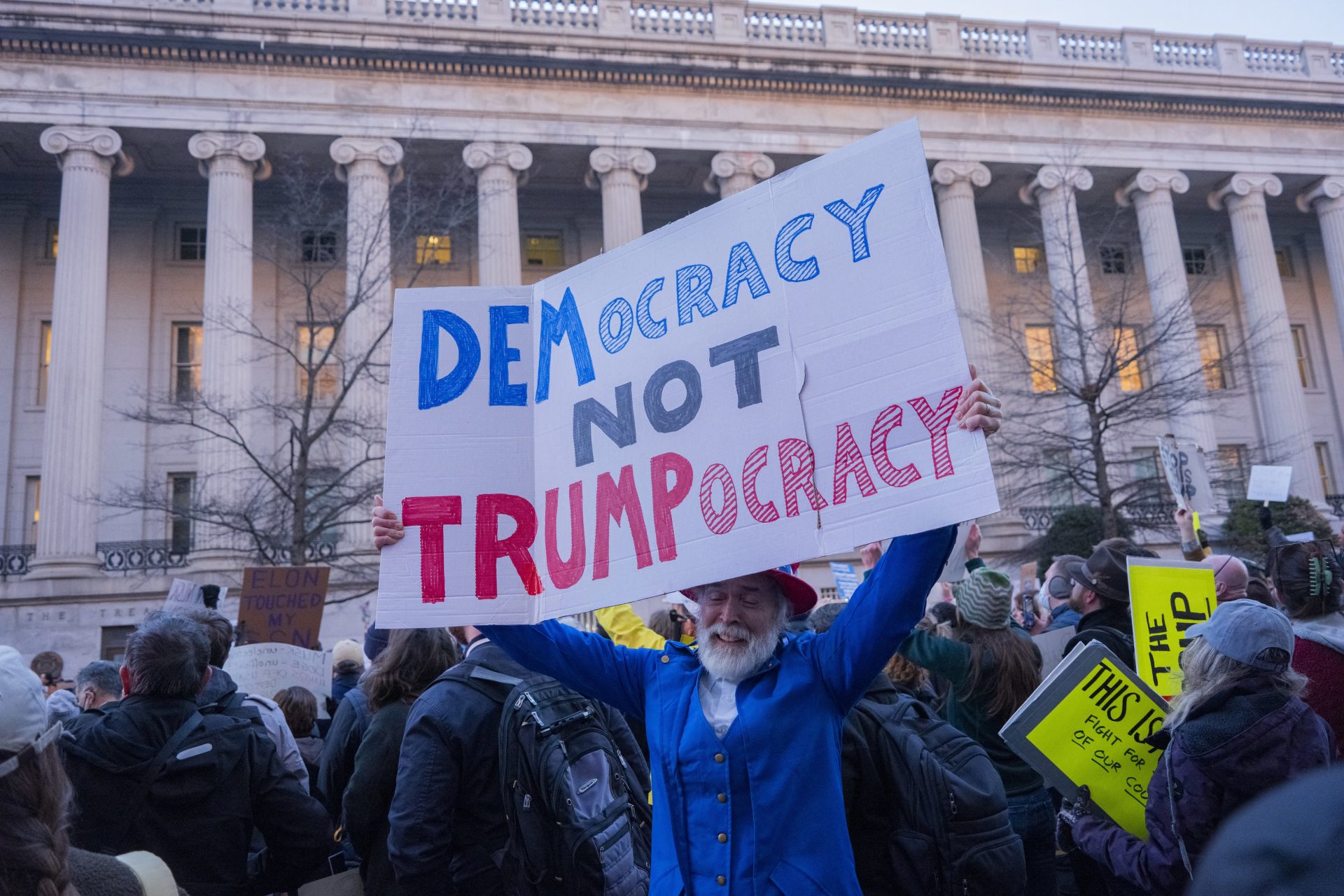 New polling reveals serious problems for Trump