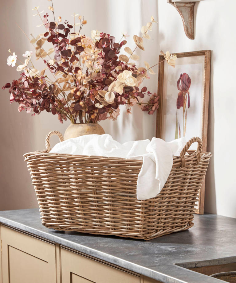 How to make folding laundry easier – 5 tricks from timing to tactics to ...