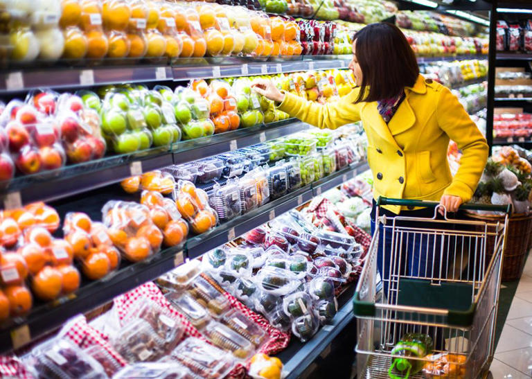 The ultimate healthy grocery list, plus expert-approved shopping tips