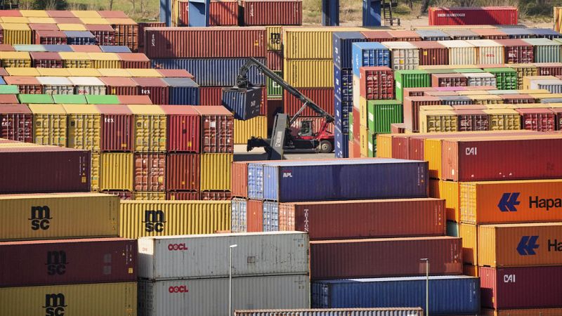 Hit US with maximum political, economic damage - EU ex-trade chief