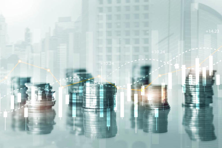 As Stocks Slump, Investors Pour Cash Into Money-Market Funds