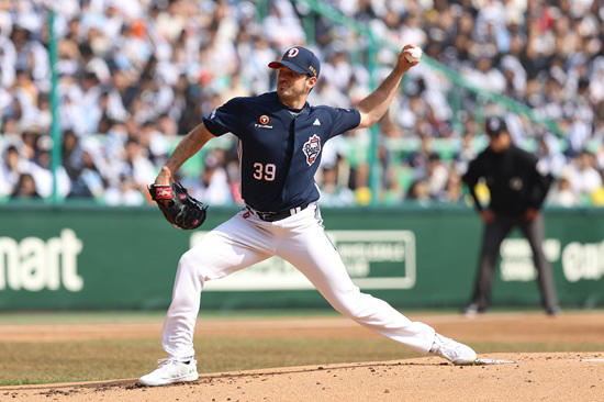 '1회 3실점→QS' 오늘은 V 로그, KBO 데뷔 첫 승→'3연승' 두산 공동 5위 "마음같이 안 풀렸지만…야수들 덕분" [사직 현장]