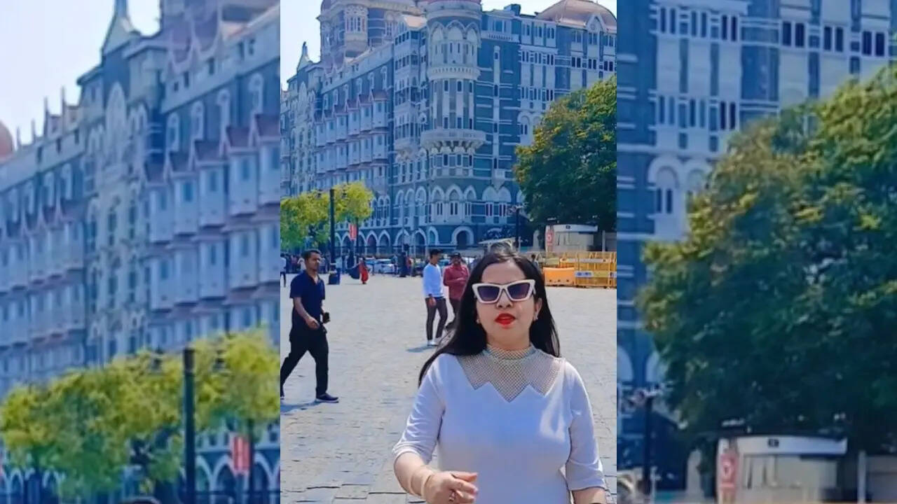 'Dum Toh Hai': Dhinchak Pooja Recreates Her Iconic 'Selfie Maine Leli ...