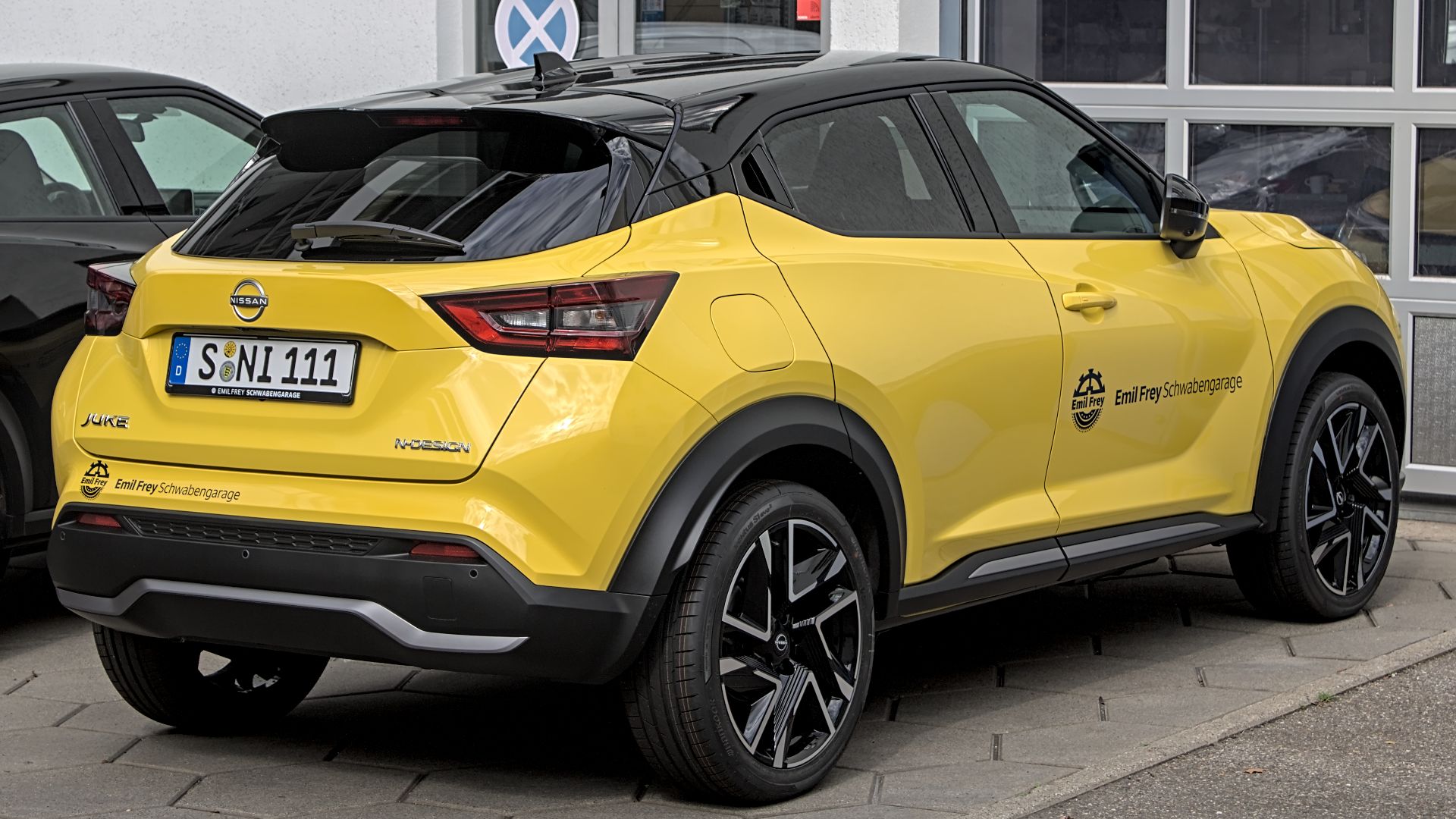 20 Cars With The Worst Tail Light Designs