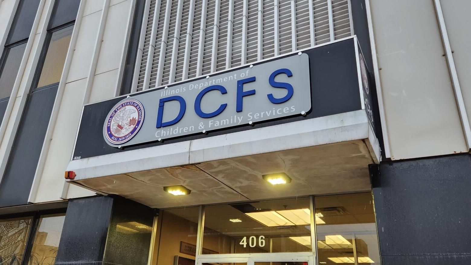 Illinois quick hits: DCFS worked fired; naturalization ceremony Tuesday