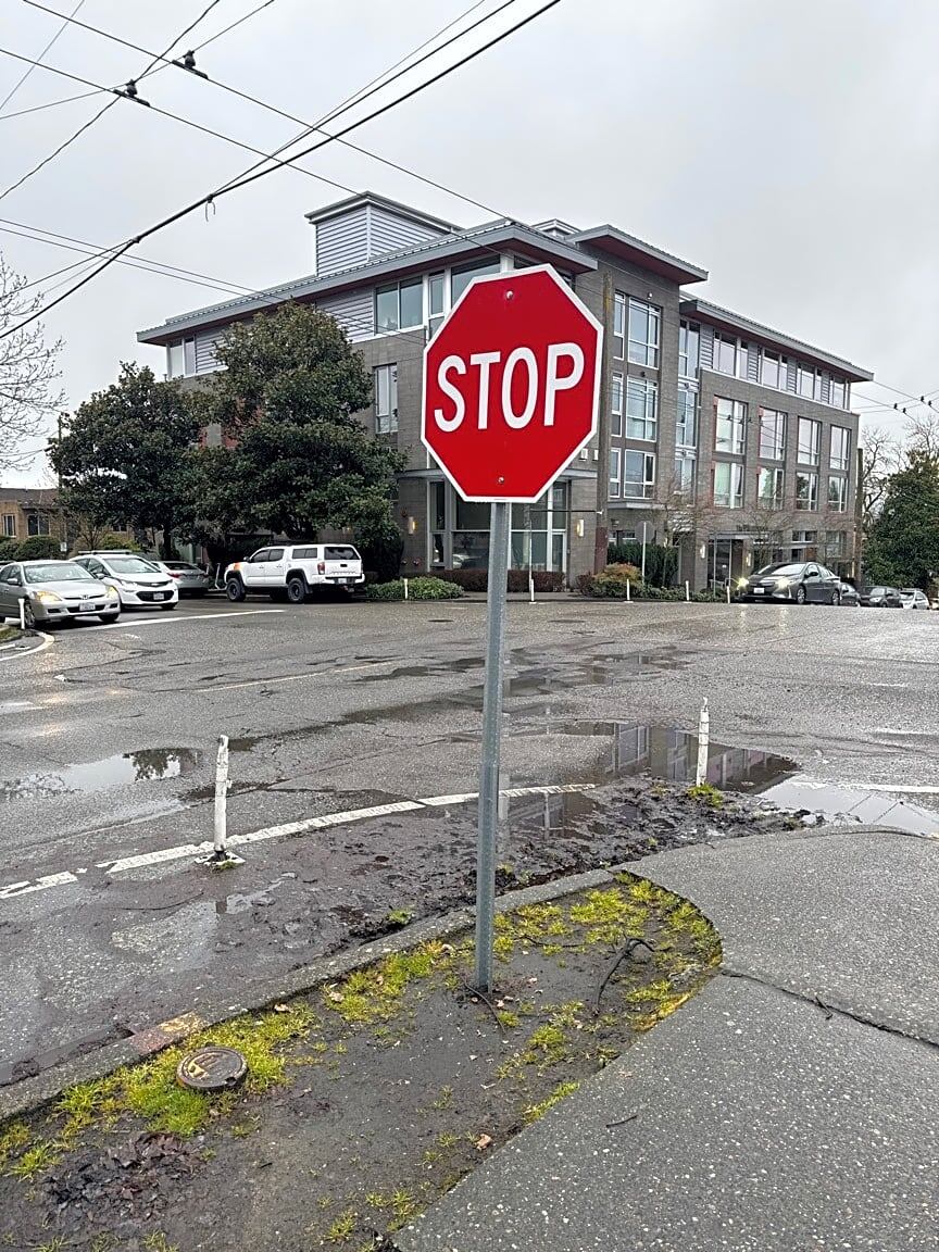 Unofficial stop signs removed in Capitol Hill