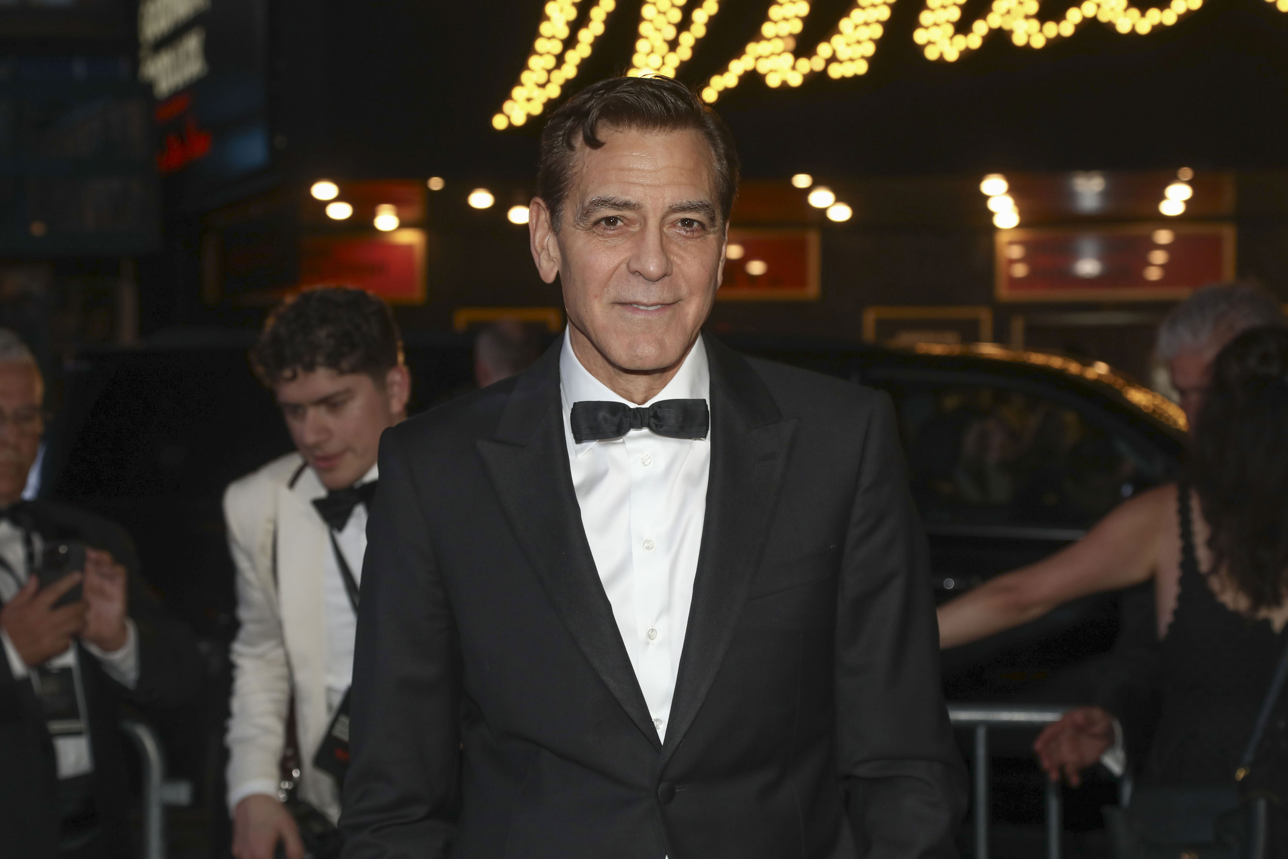 George Clooney shows off major change to his iconic look for ‘Good ...