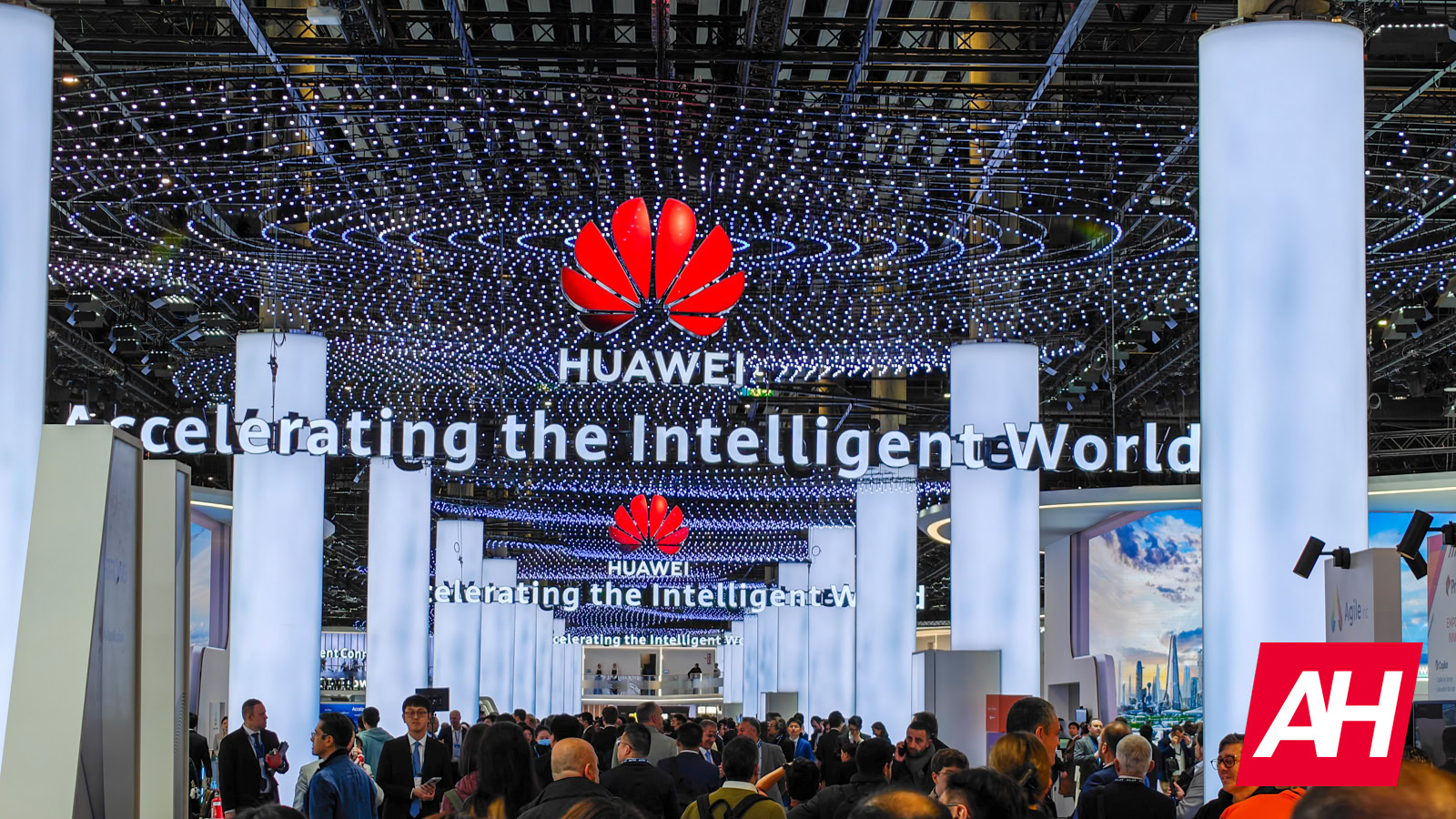 Trump vs. Tech: How the Huawei Ban Killed America's Smartphone Innovation