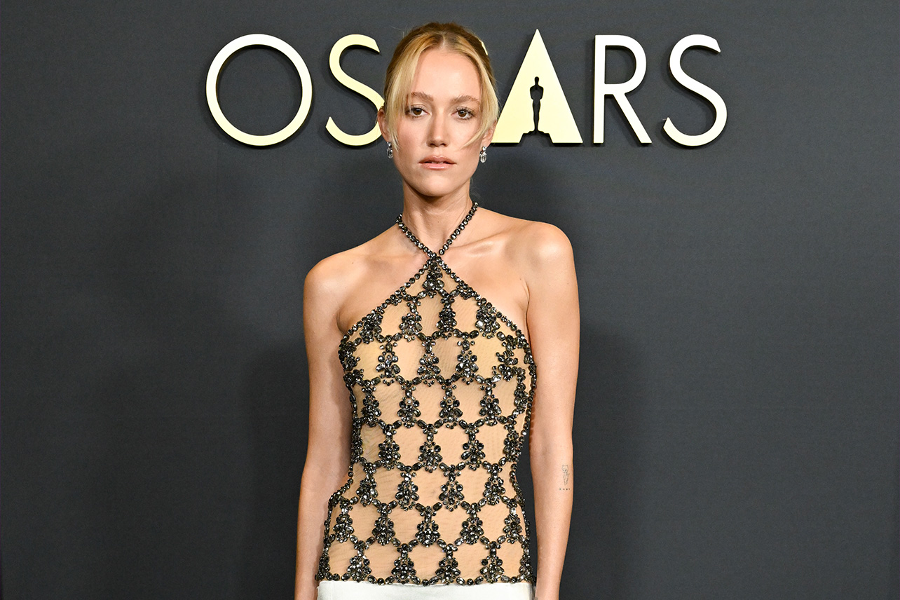 What Colleen Hoover Books Are Being Adapted Into Movies? ‘It Ends With ...