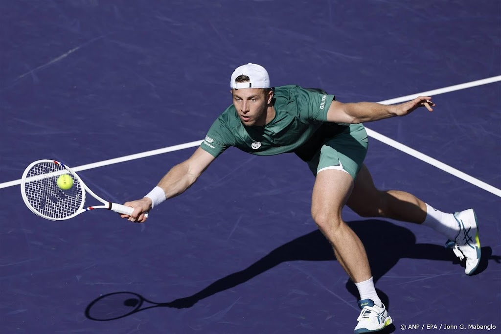 Tennisser Griekspoor zonder problemen naar halve finale Marrakesh