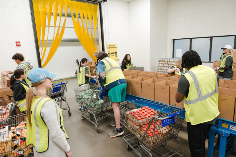 Lubbock Christian University students, staff have day of service in LCU ...