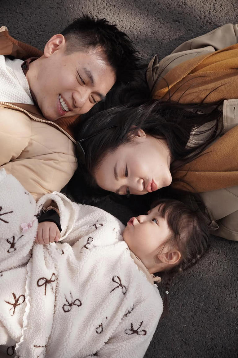 Bé Pam nhà Salim tuổi lên ba