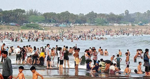 Gujarat high court refuses to quash prohibition FIR against Diu bar owner