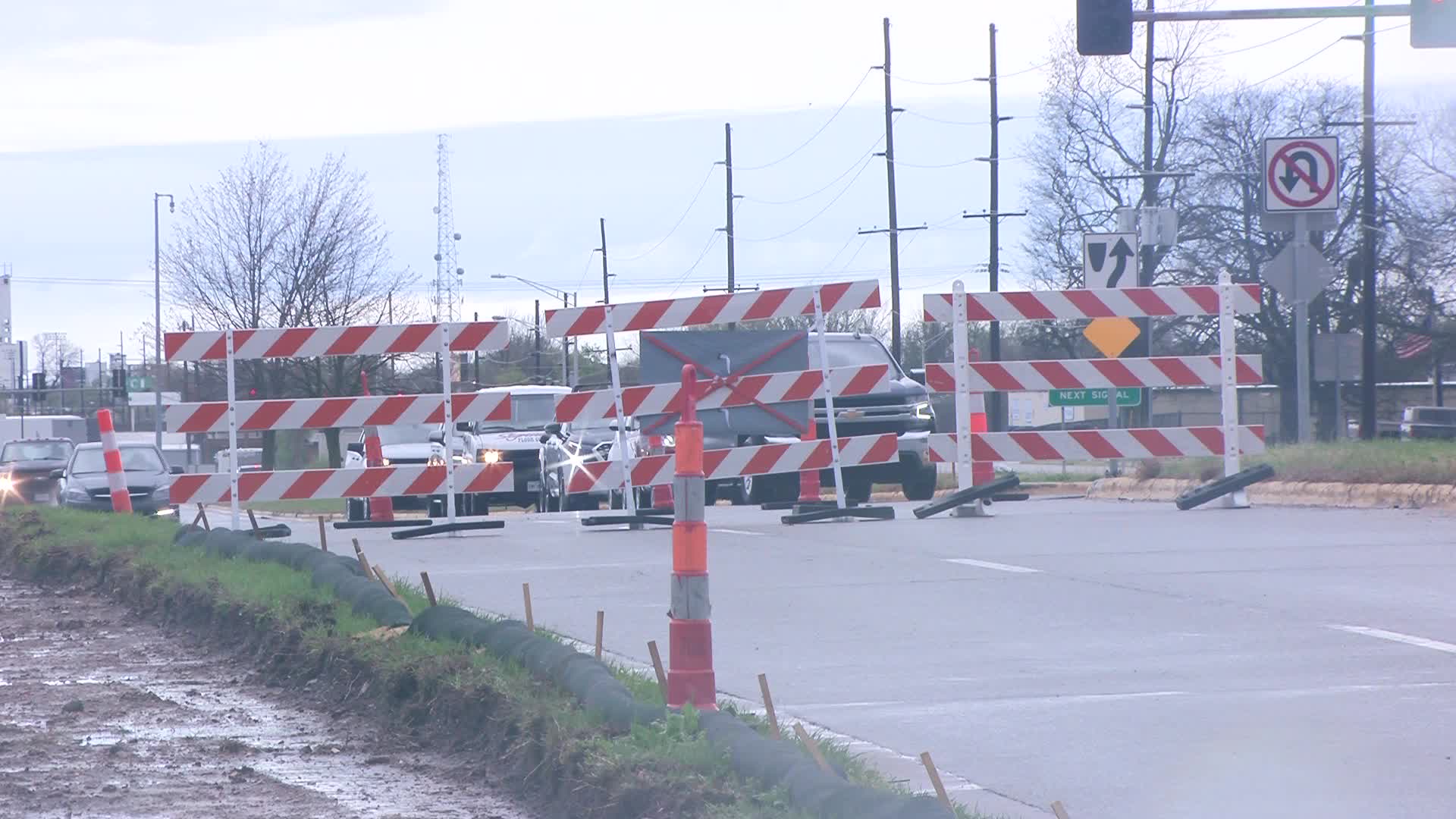 Turn around, don't drown: Flash flooding leads to traffic impacts in ...