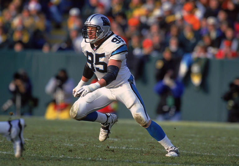 Dean Wells, NFL linebacker and Kentucky legend, dead at 54 after cancer ...