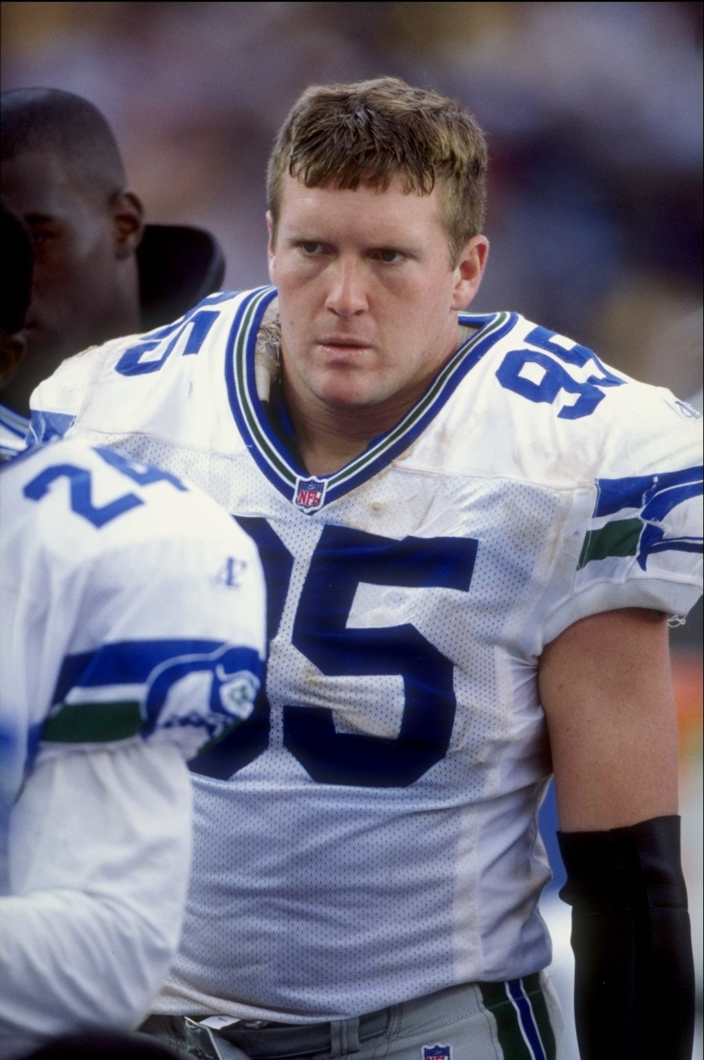 Dean Wells, NFL linebacker and Kentucky legend, dead at 54 after cancer ...