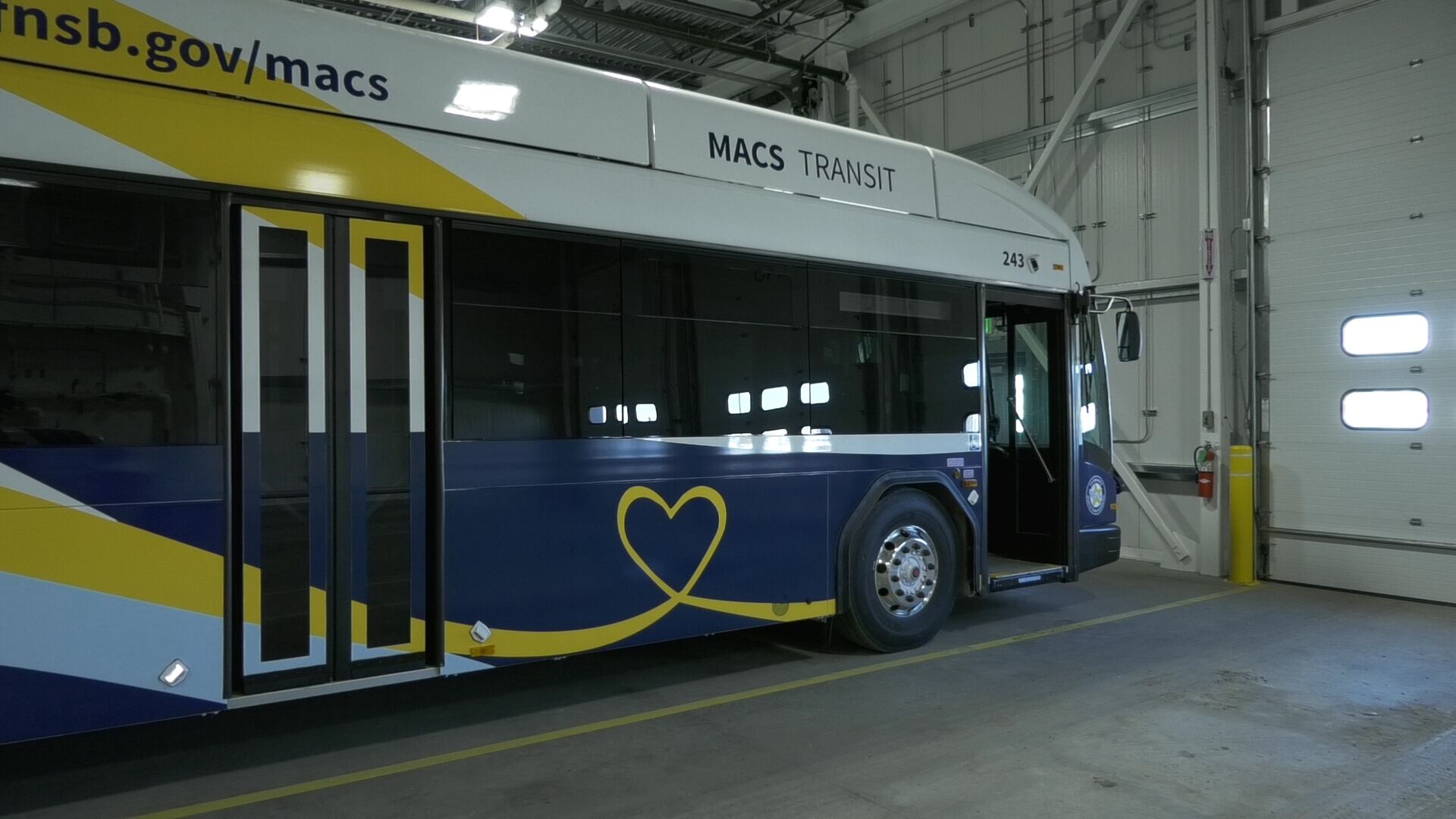 Fairbanks Borough mayor outlines plans for new compressed natural gas buses