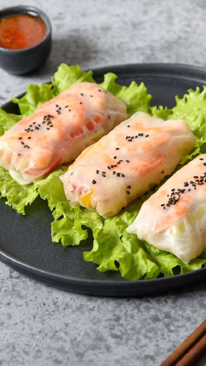 How To Make Low-Calorie Vietnamese Rice Paper Roll At Home