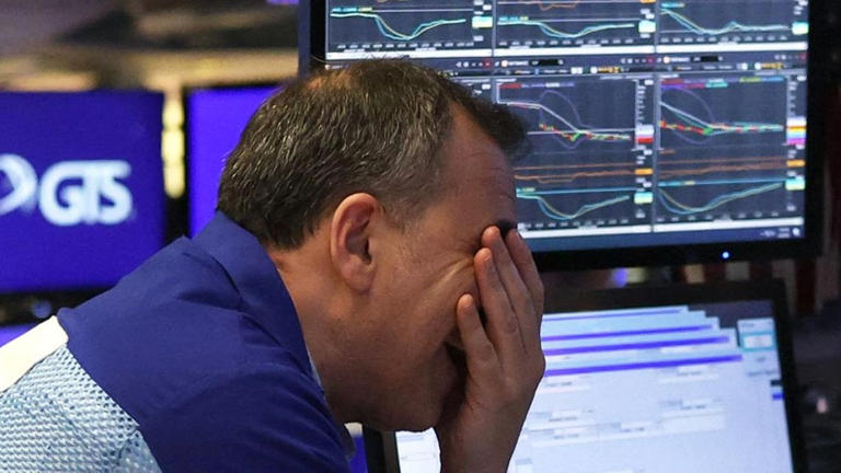 Guerra comercial: vuelven a caer acciones y bonos y el riesgo país supera los 925 puntos