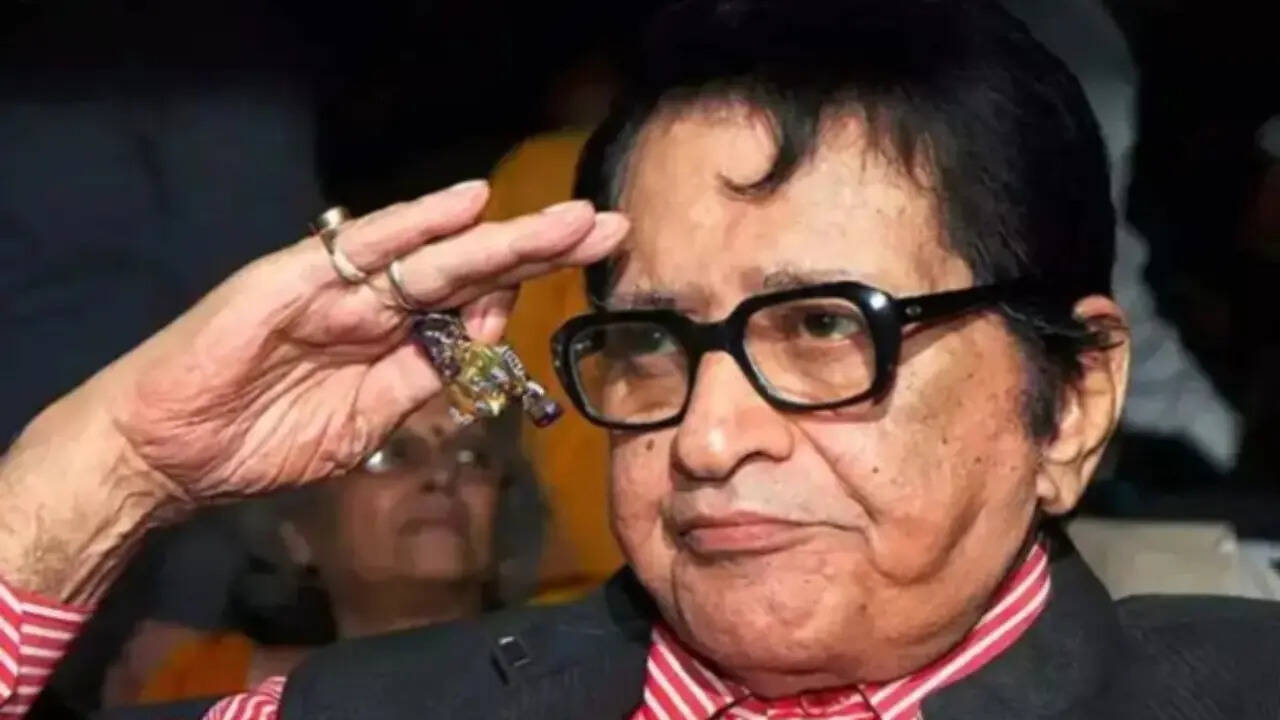 Manoj Kumar Funeral: Actor's Last Rites To Be Performed At Juhu ...