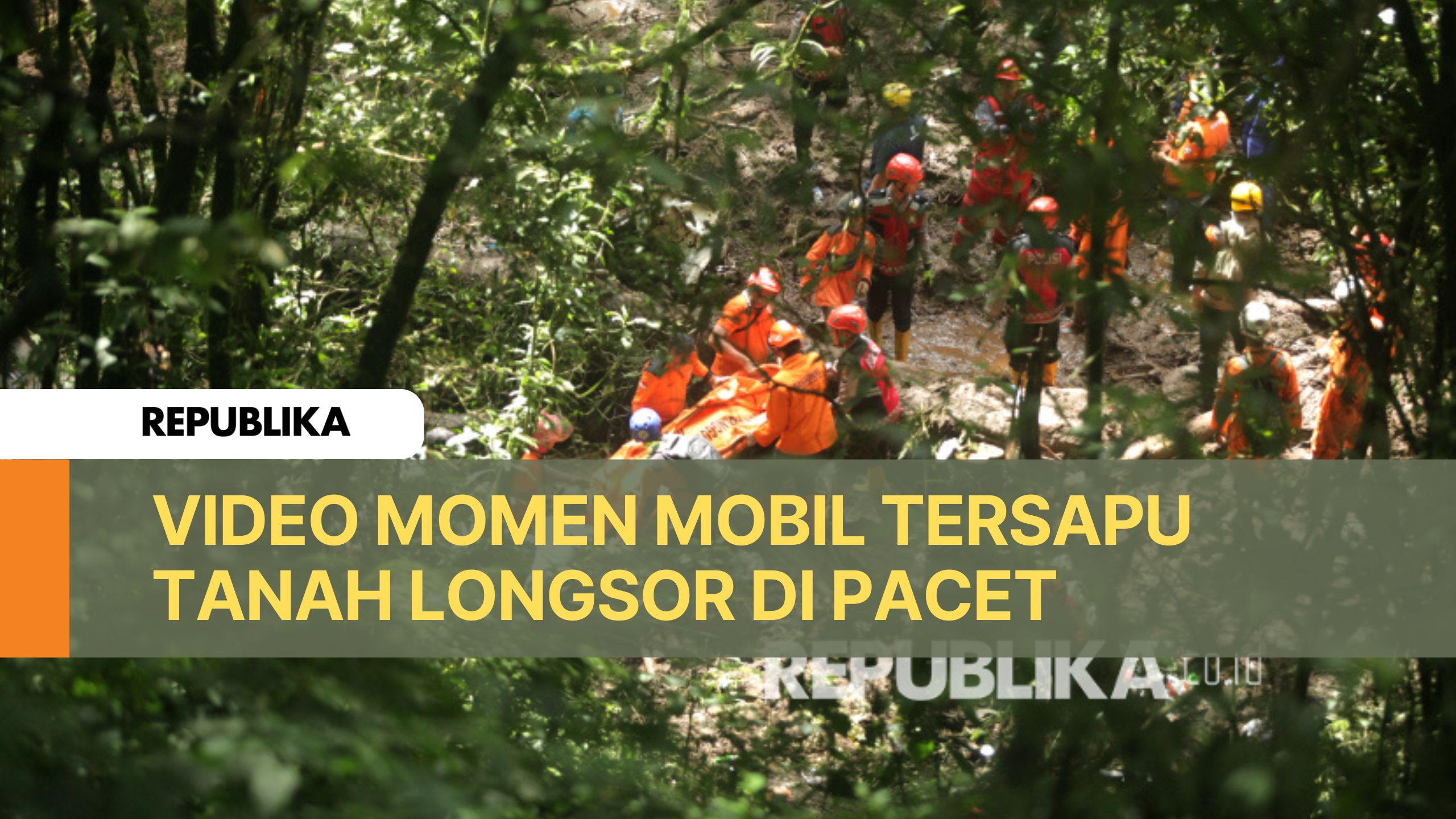 Video Momen Mobil Tersapu Longsor di Pacet