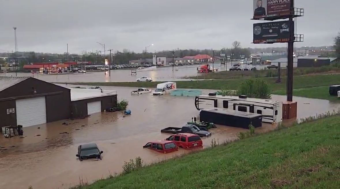 Several Missouri fire departments sent to West Plains to assist crews ...