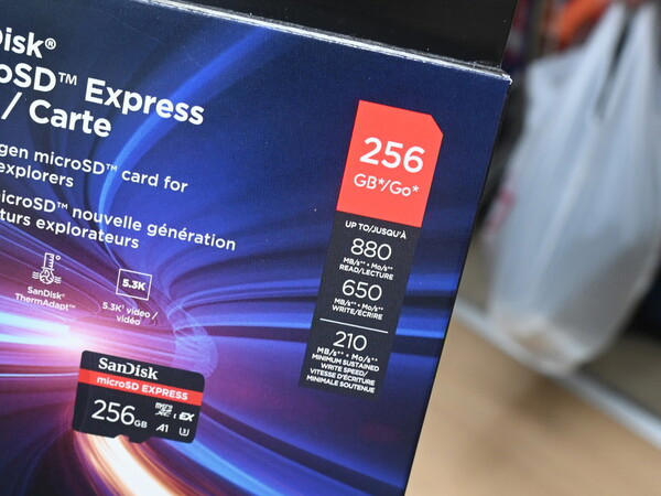 【突然の爆売れ】使い道が無かったmicroSD ExpressカードがNintendo Switch 2効果により、アキバ店頭で瞬殺