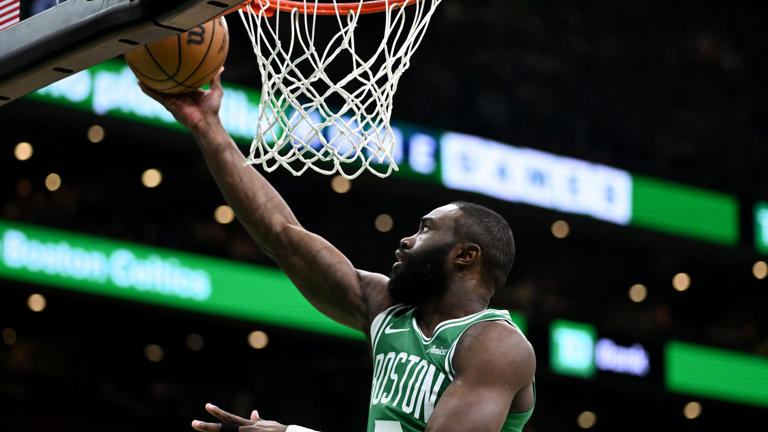Celtics fully eclipse the Suns, beat Phoenix 123-103