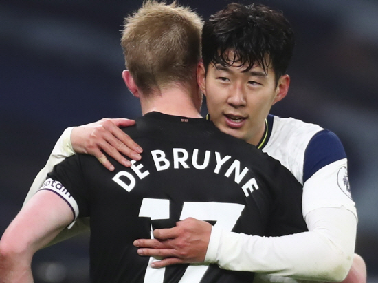 위대하다 손흥민! EPL '당당 1위' 독주 체제…레전드 KDB '10년 근속' 맨시티와 작별→SON 경쟁자 아무도 없다